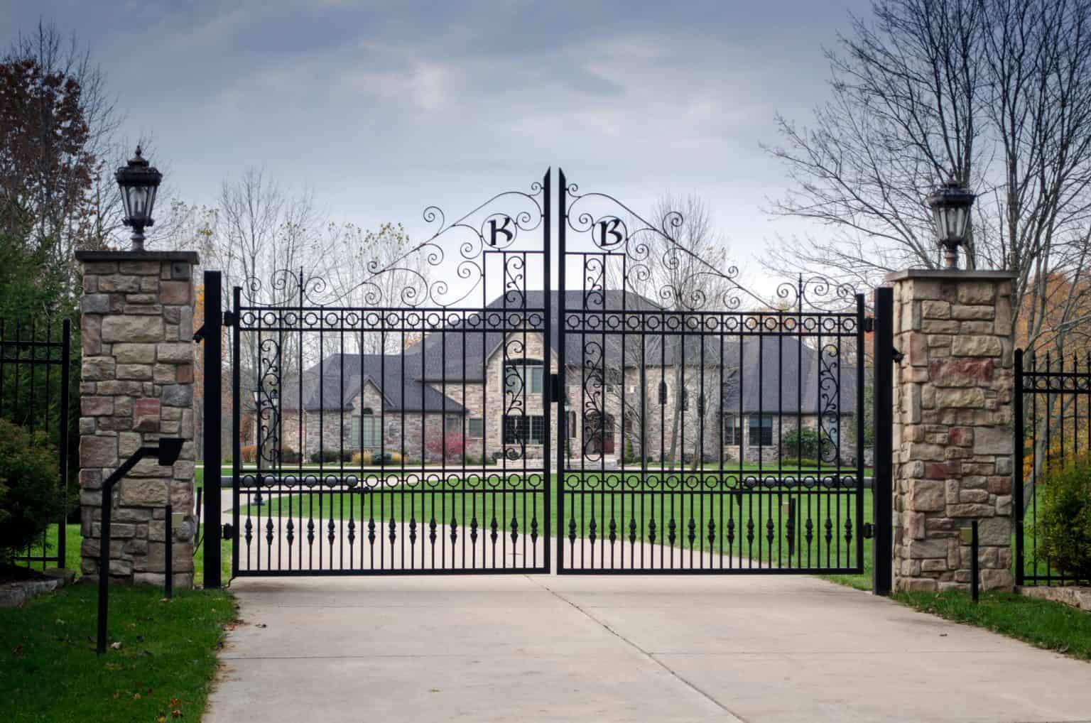 The Benefits of a Dual Gate System with Electric Gate Openers - Bay ...